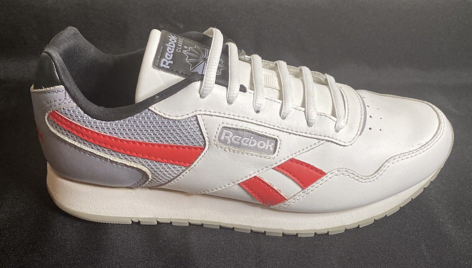 What Sneakers Are Comparable To Reebok Simplytones?