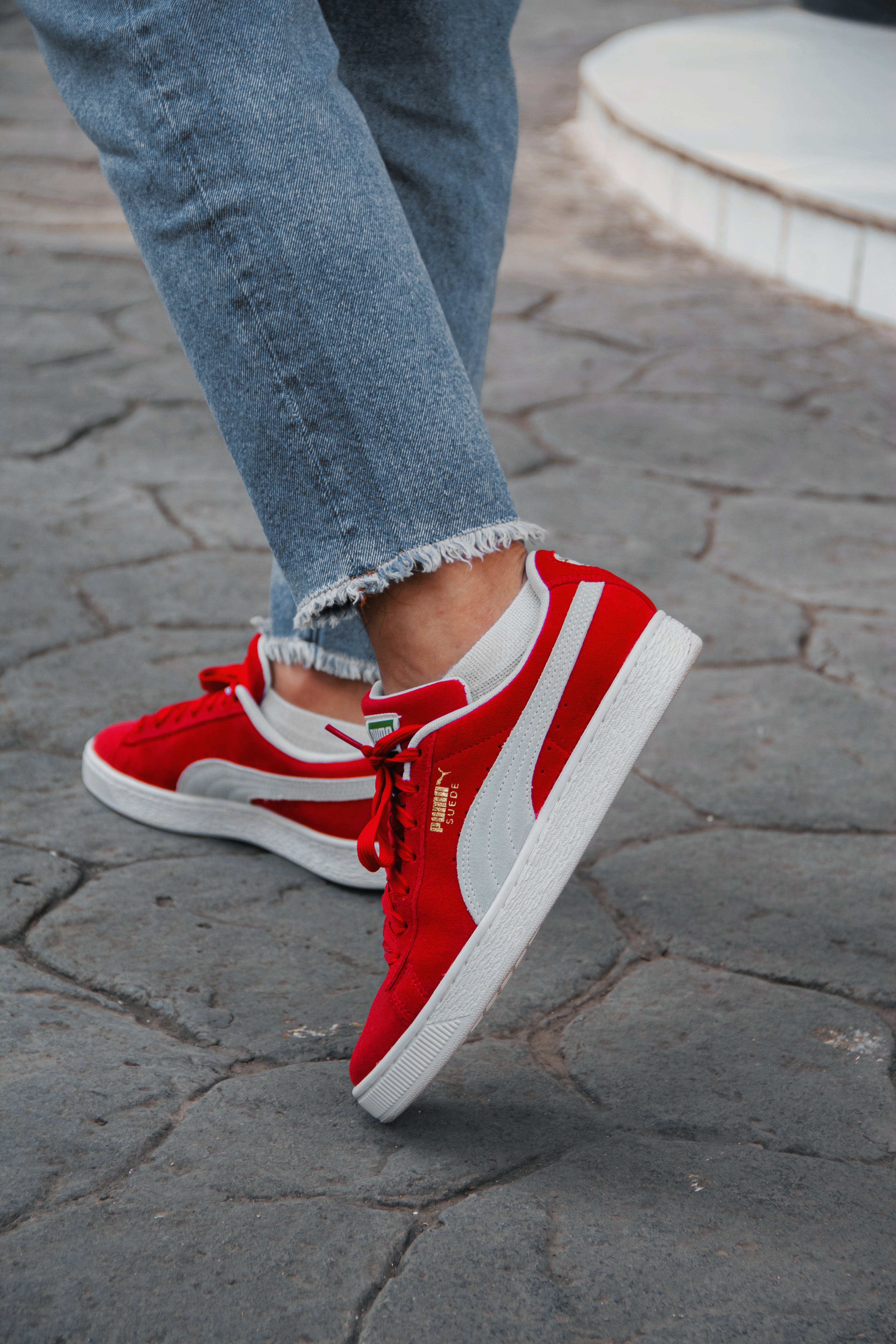 How To Wear Puma Shoes Men?