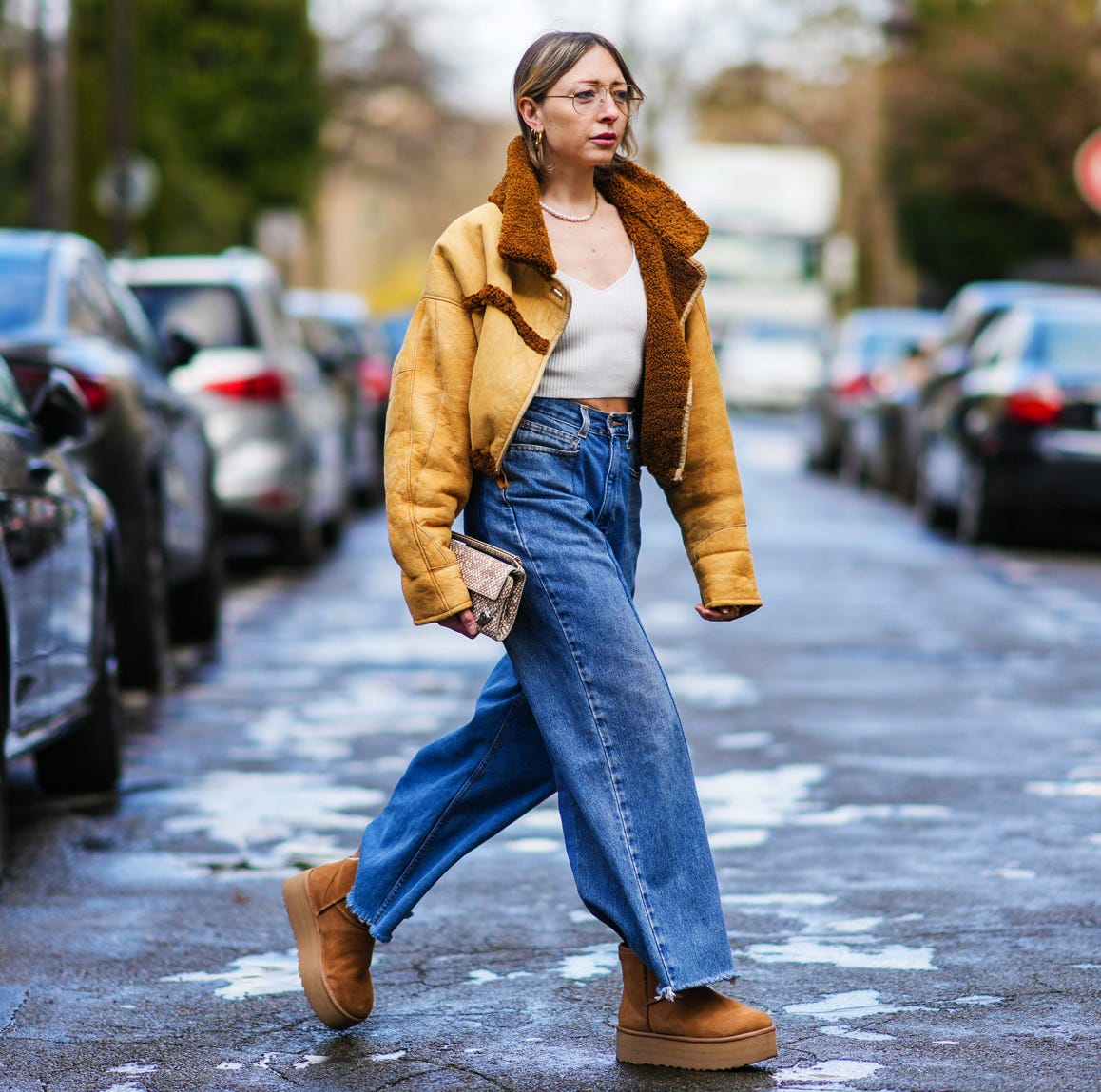 Ugg Shoes Outfit Ideas For Women In 2025